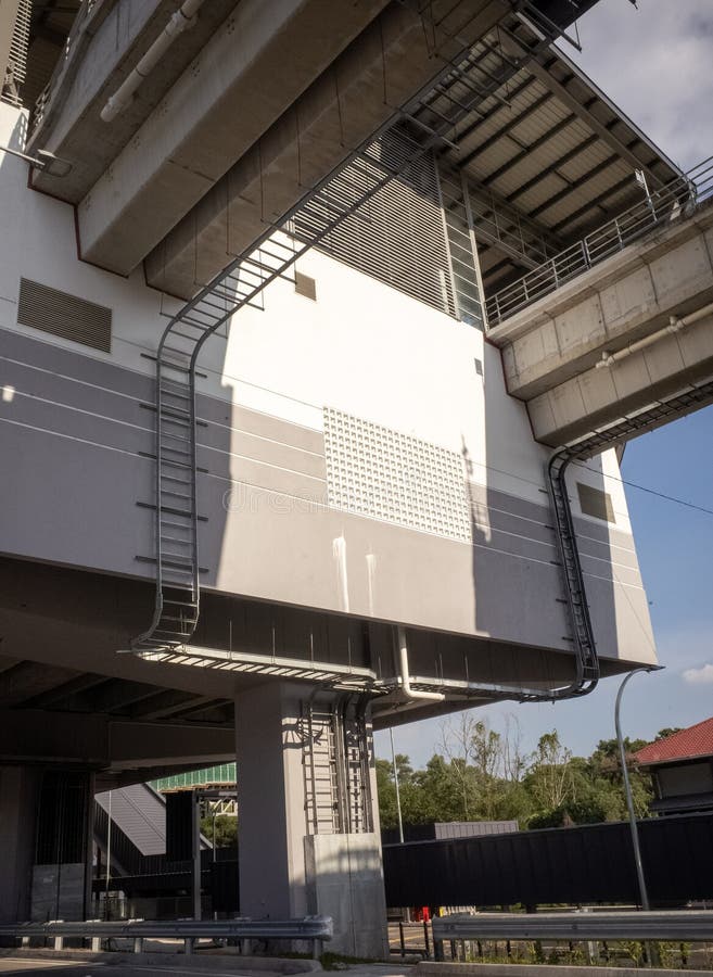 Bridge Structure Featuring a Friction Dampener System Stock Image ...