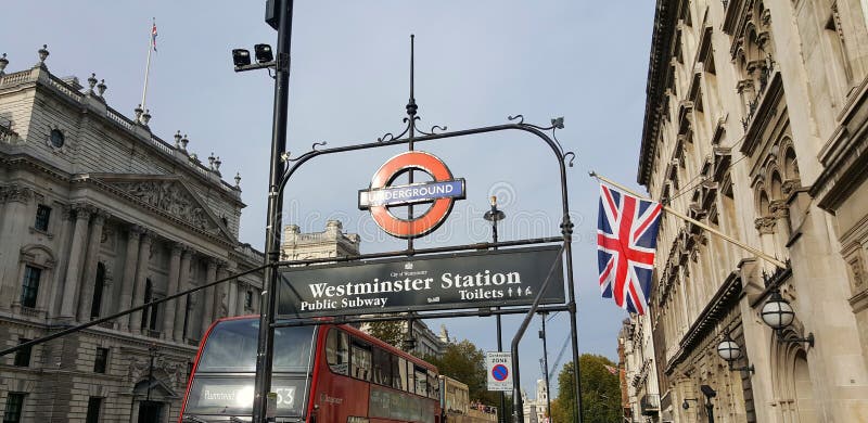 London underground editorial photo. Image of board, tube - 131482861