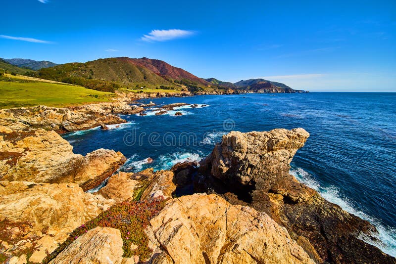 Stunning Hidden Cliffs by Ocean in California Stock Image - Image of ...