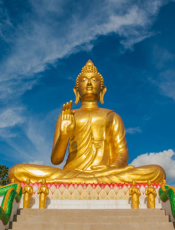 Imagem da Buda foto de stock. Imagem de azul, nuvem, amarelo - 31227862