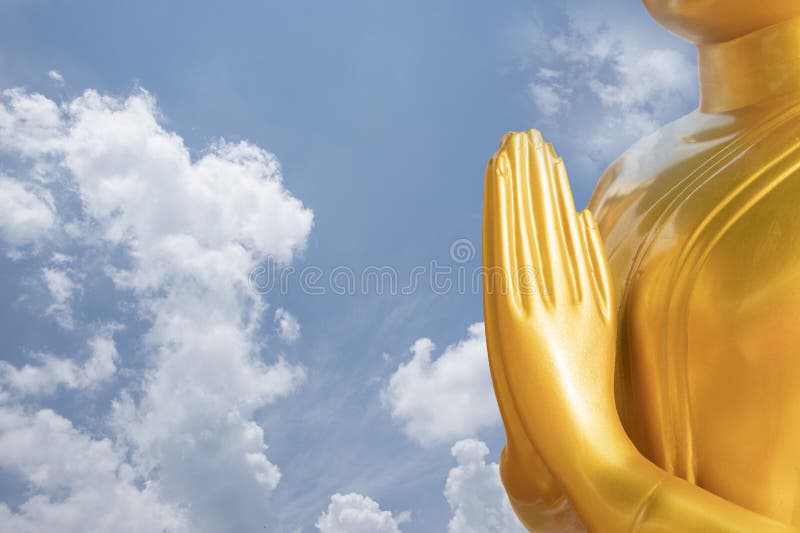 Imagem Grande Da Buda Com C?u E Nuvens Foto de Stock - Imagem de curso ...