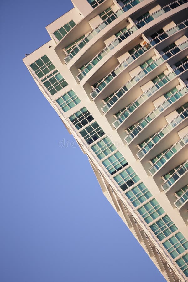 Arquitectura Constructiva Inclinada En Amsterdam Imagen de archivo ...