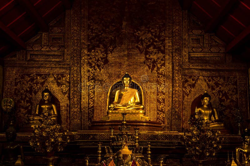 Imagen De Buda En Wat Phra Singh Foto de archivo - Imagen de templo ...