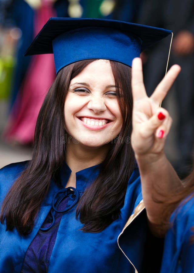 Imagen De Un Joven Graduado Feliz Imagen de archivo - Imagen de diploma ...