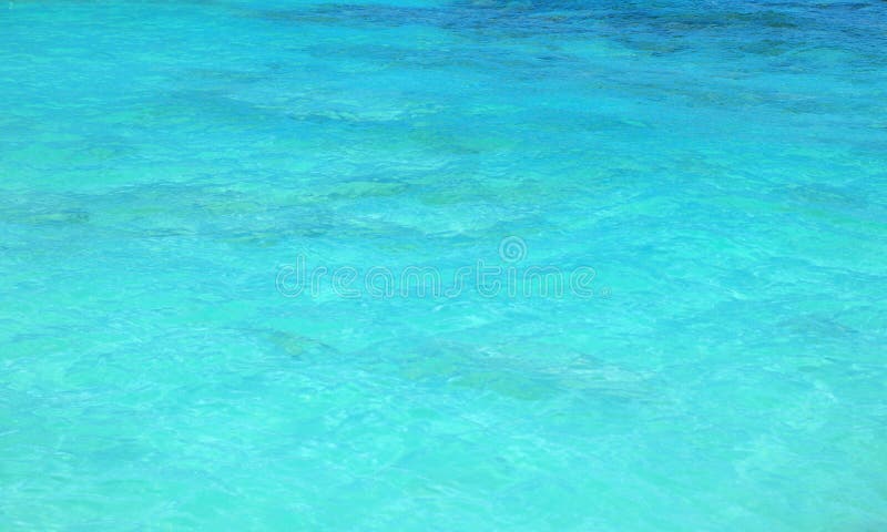 Imagen De Un Mar Tranquilo - Claro, Agua Azul Imagen de archivo ...