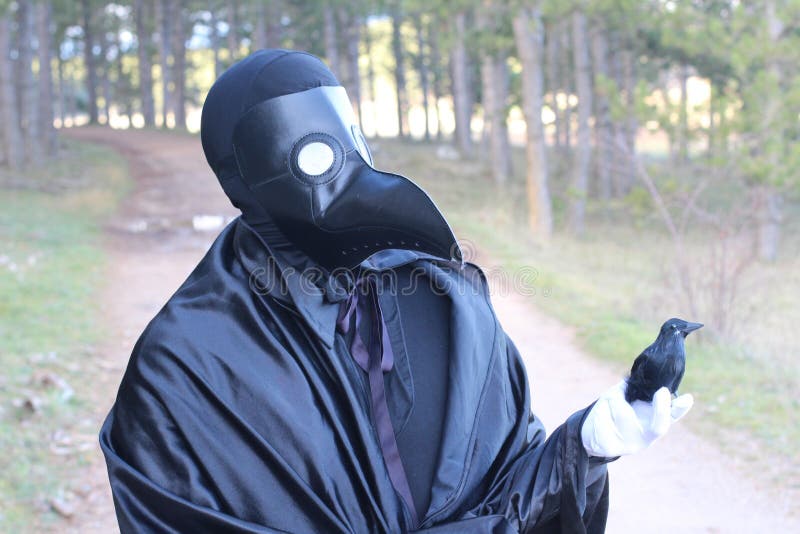 Imagen Horrorosa Con Cuervo Humano Foto de archivo - Imagen de muerto ...