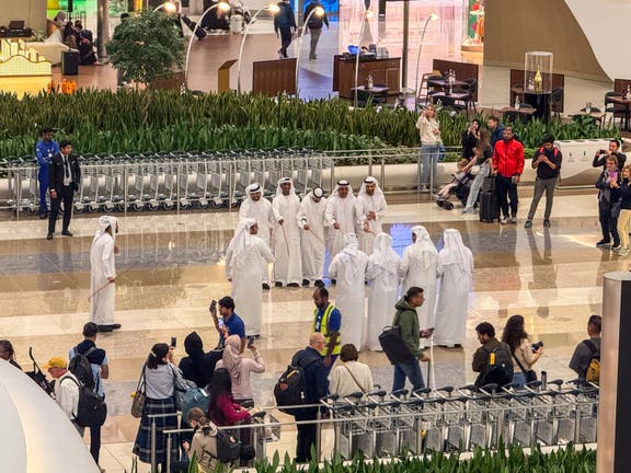 Middle Eastern Entertainment in the Terminal Area in Abu Dhabi ...