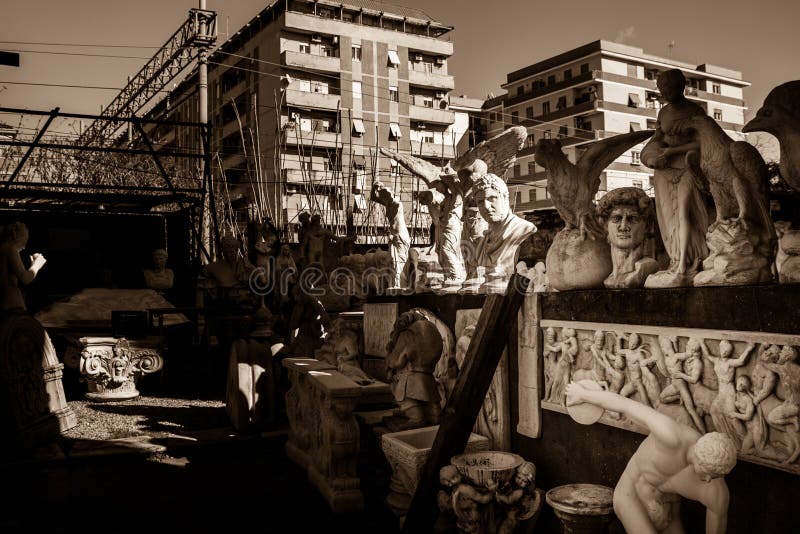 Imitation Ancient Statues Warehouse Editorial Photo - Image of face ...