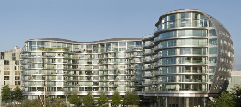 Immeuble moderne photo stock. Image du angleterre, construction - 10033914