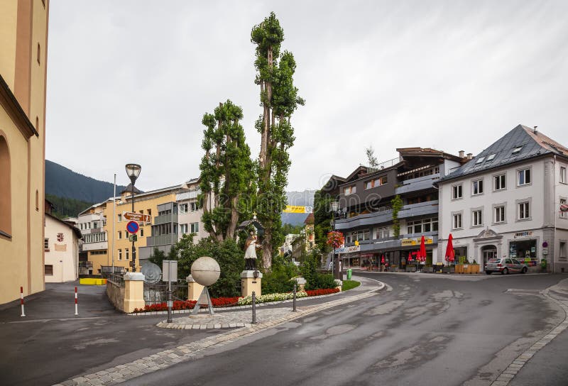 Imst in Tirol redaktionelles foto. Bild von tirol, berge - 98740076