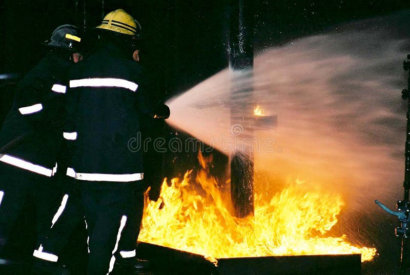 Incêndio e explosão foto de stock editorial. Imagem de equipamento ...
