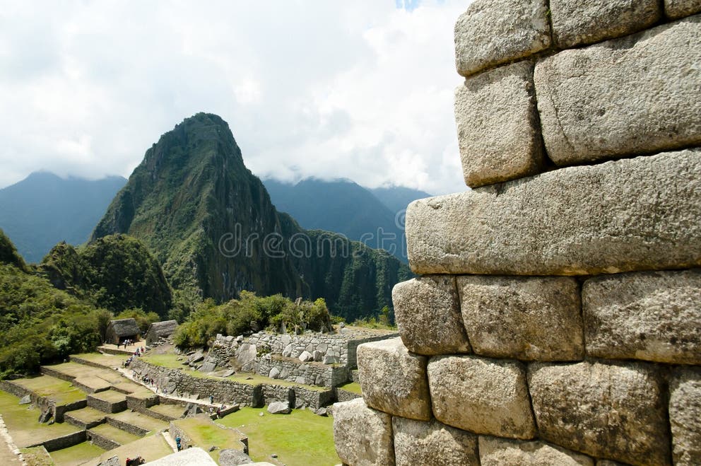 Inca Stone Bricks Construction - Machu Picchu - Perú Imagen de archivo ...