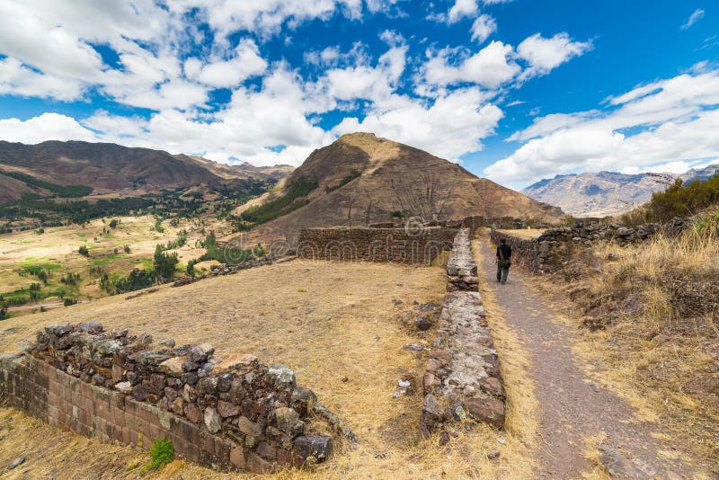 Inca Trails De Exploración Y Ruinas De Pisac, Perú Imagen de archivo ...