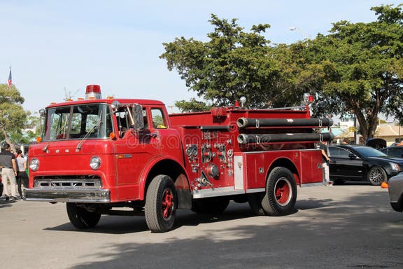 Incendie d'engine vieux photographie éditorial. Image du incendie ...