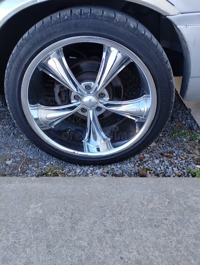 20 inch box rims editorial stock photo. Image of rims - 312636393