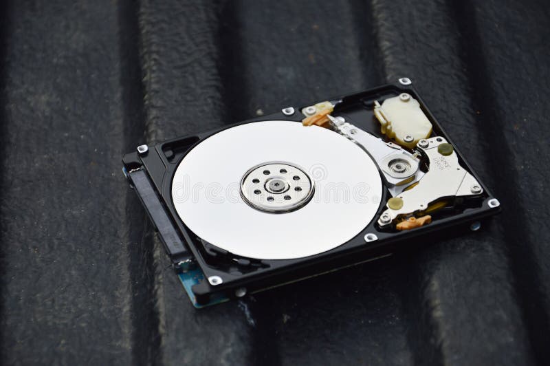 2.5-inch Spinning Disk Type Hard Drive Images are Still Commonly Used ...