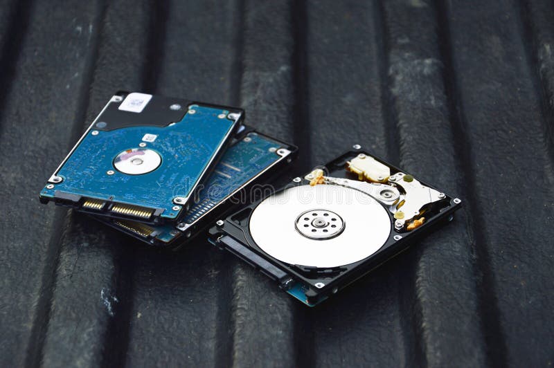 2.5-inch Spinning Disk Type Hard Drive Images are Still Commonly Used ...