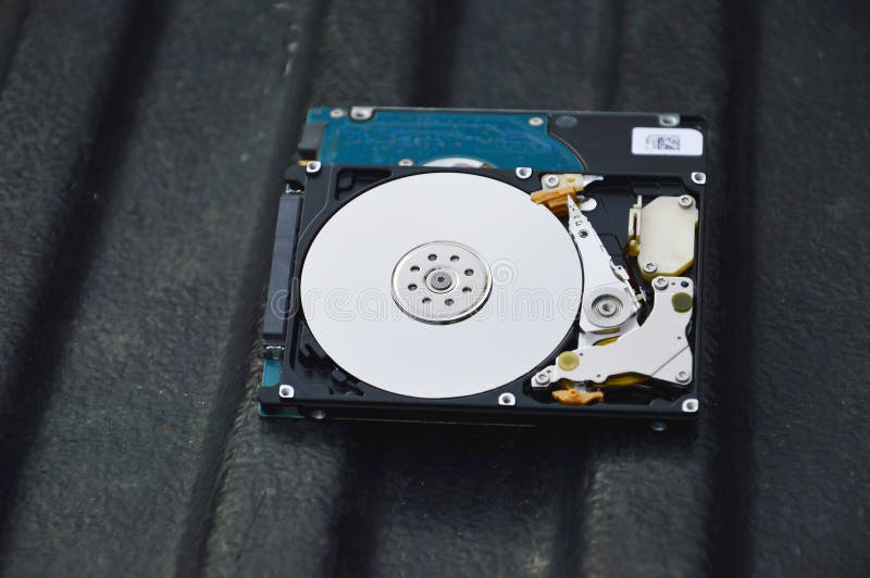 2.5-inch Spinning Disk Type Hard Drive Images are Still Commonly Used ...