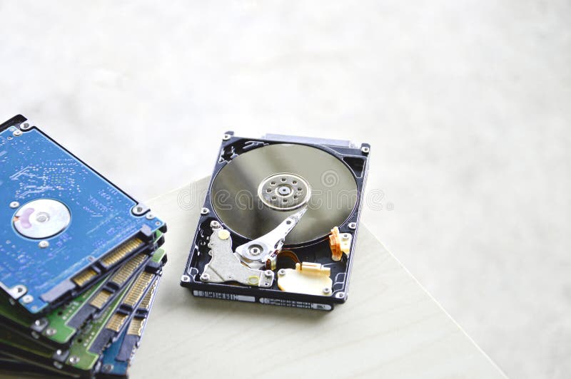 2.5-inch Spinning Disk Type Hard Drive Images are Still Commonly Used ...