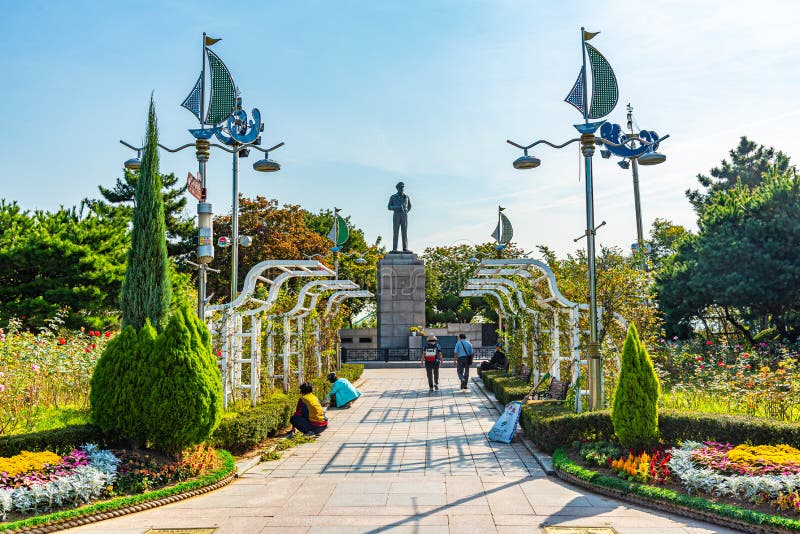 INCHEON, KOREA, OCTOBER 25, 2019: Statue of Douglas MacArthur at ...