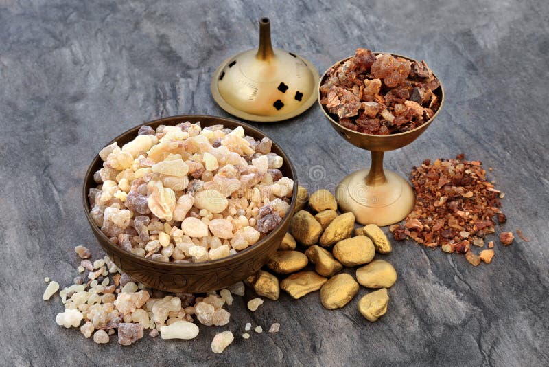 Incienso y mirra foto de archivo. Imagen de navidad, mortero - 34123054