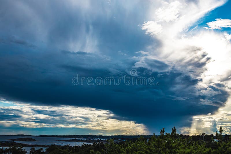 Incoming storm stock photo. Image of rain, spiaggia, pericolo - 57380662