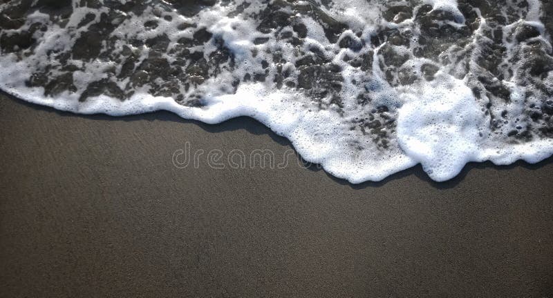 Incoming Waves at the Seashore Stock Image - Image of blue, sand: 181415733