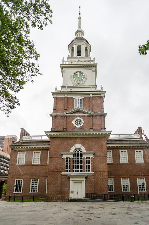 Independence Hall Fireworks Stock Image - Image of clock, hall: 10839151