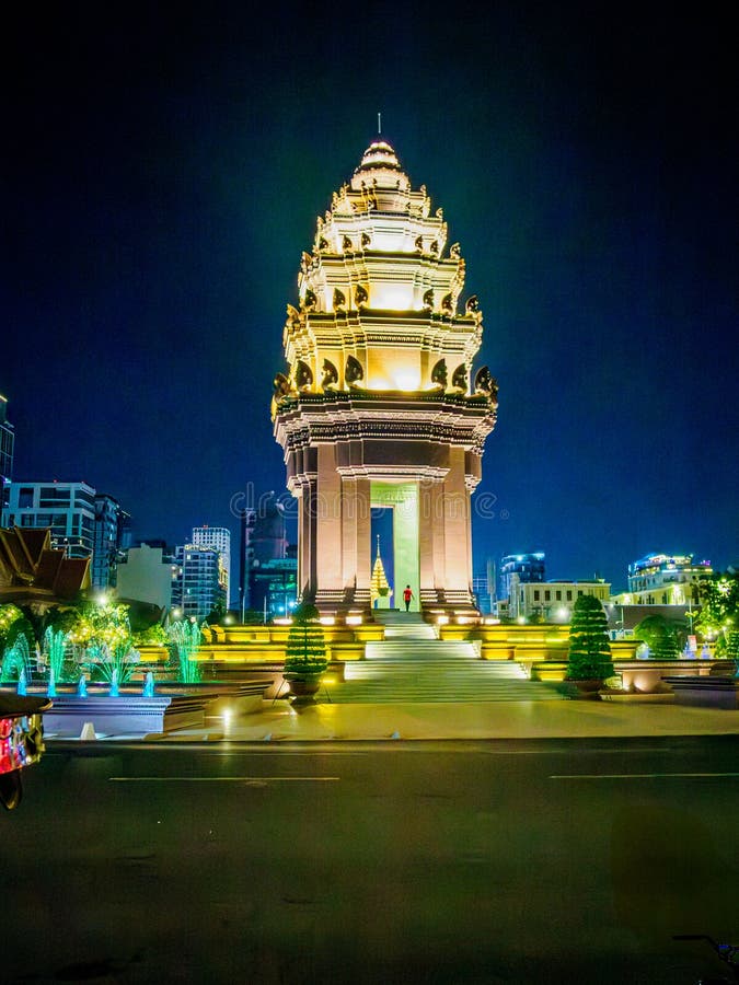 Cambodian Independence Monument by Night - Phnom Penh, Cambodia Stock ...