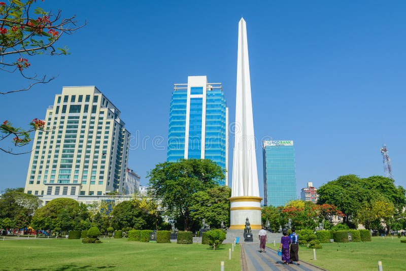 Independence Monument, Yangon Editorial Photography - Image of blue ...