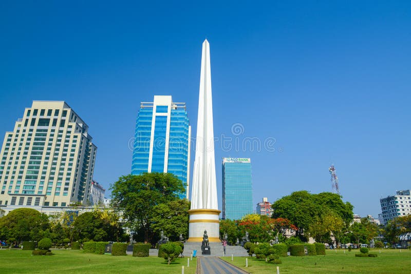 Independence Monument, Yangon Editorial Photography - Image of office ...