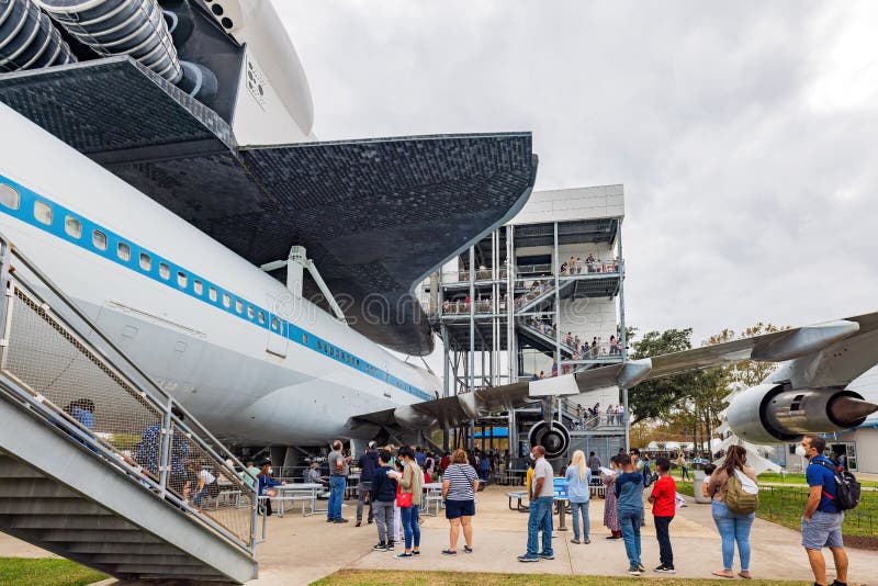 Independence Plaza at Space Center Houston Editorial Image - Image of ...