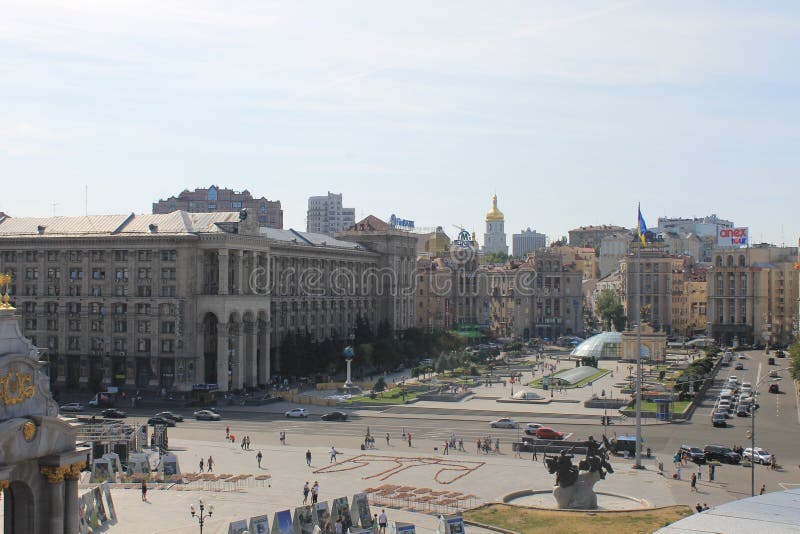 Independence Square in Kiev Editorial Photography - Image of europe ...