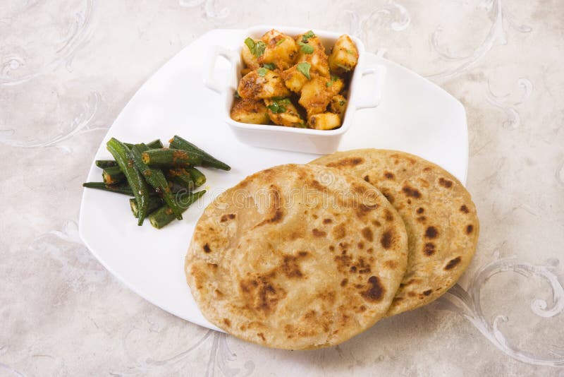 Inder Thali Mit Masala Bhandi Stockbild - Bild von körner, kochen: 39486455