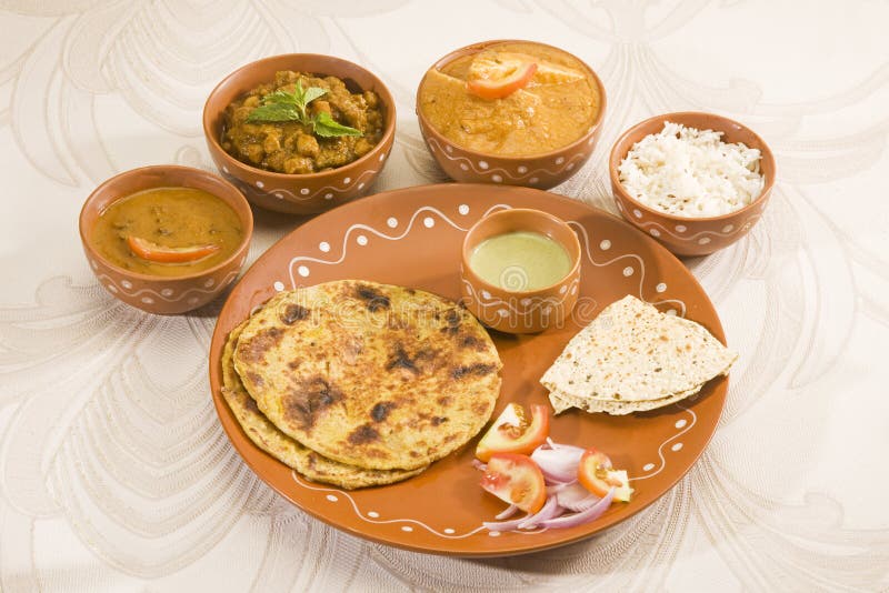 Inder Thali Oder Indisches Mahlzeitvorratfoto Stockfoto - Bild von ...
