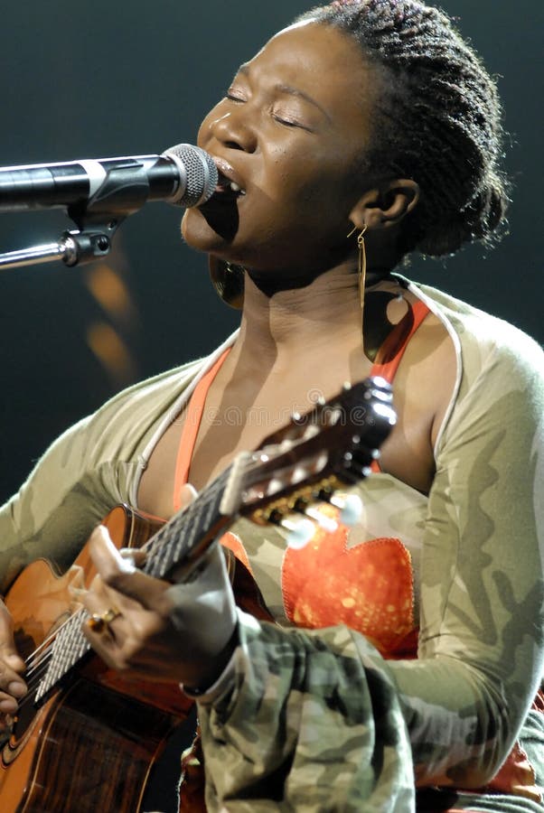India.Arie performing live editorial photo. Image of musician - 12693211