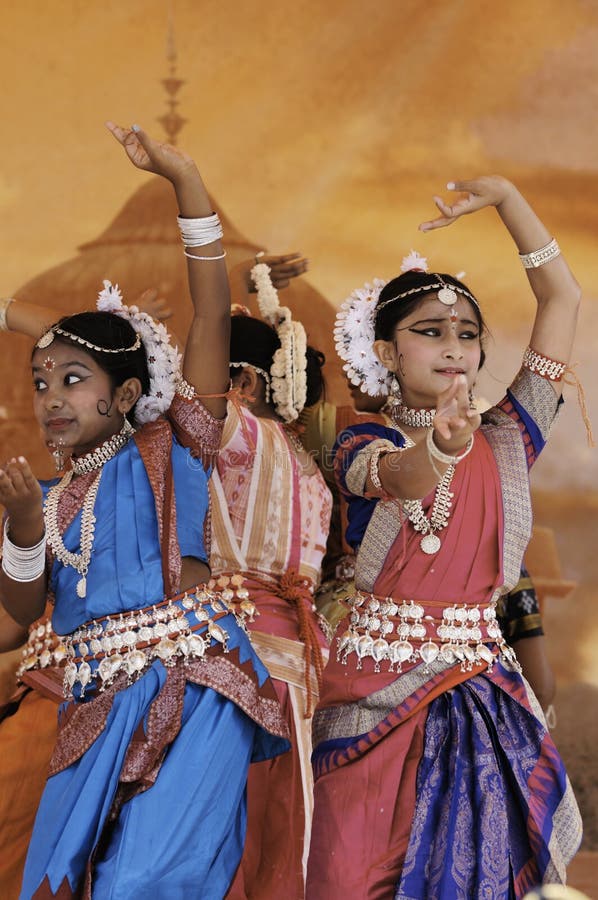 India dancers editorial photography. Image of dancer - 20717107