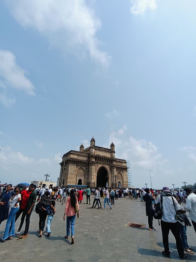 India Gate- Mumbai editorial stock photo. Image of walkway - 339336973