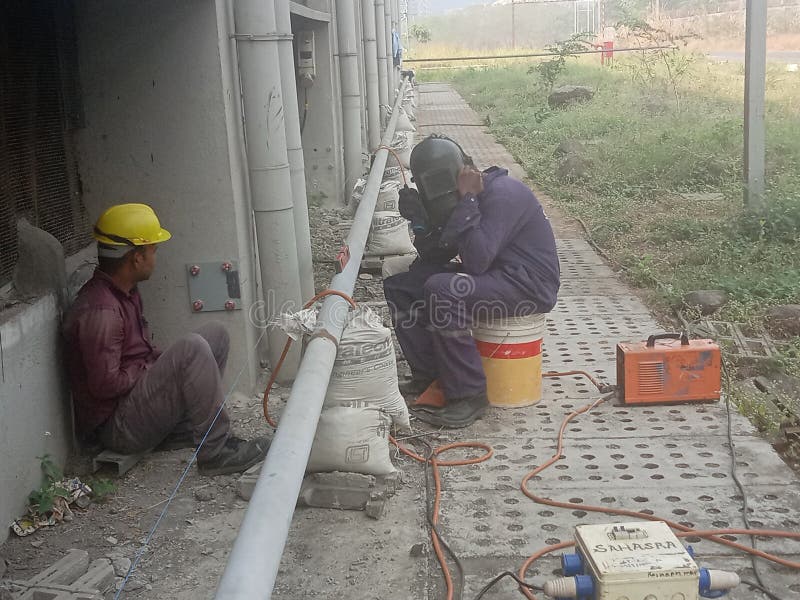 India labour editorial stock photo. Image of pipe, india - 171290463