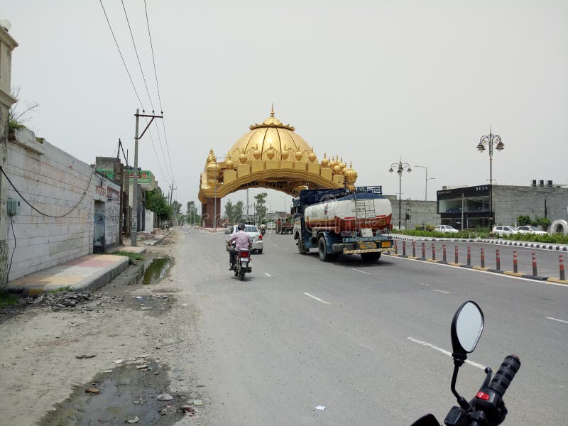 India road editorial stock photo. Image of temple, road - 102585873