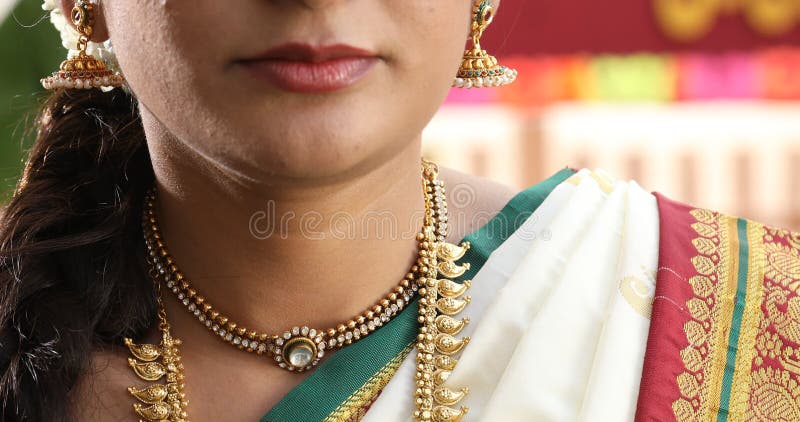 Indian Bride Wearing Gold Bridal Jewellery at Her Indian Wedding in the ...