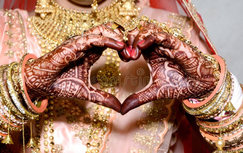 Indian Bride Showing Her Henna Hands Stock Image - Image of bangle ...