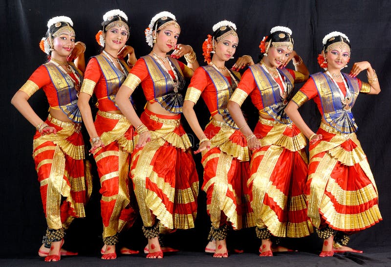 Indian Classical Dance editorial stock image. Image of saree - 71699274