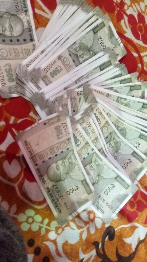 Indian Currency Bundle of â‚¹500 Stock Photo - Image of notes, bedsheet ...