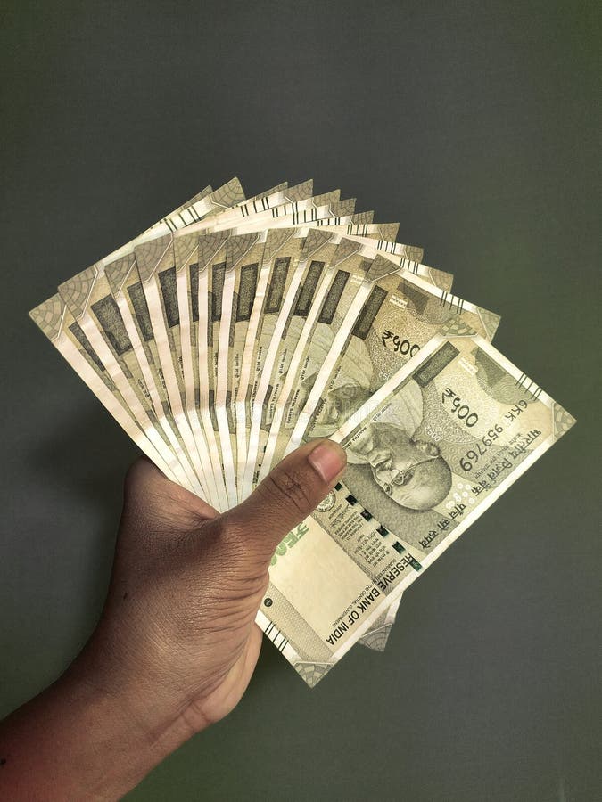 500 Hundreds Rupees Notes in Male Hand Stock Photo - Image of hand ...