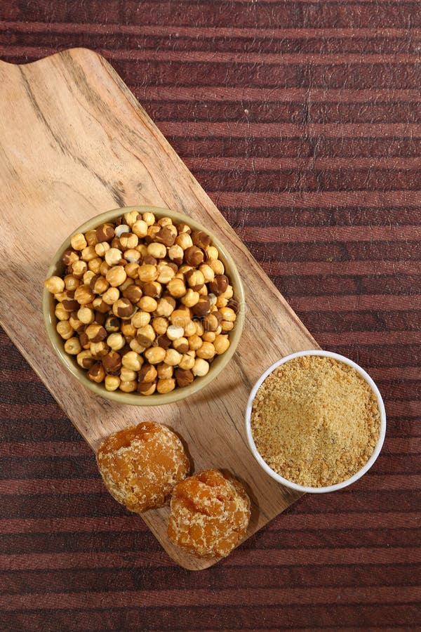 Indian Gur or Jaggery and Chana with Brown Sugar Stock Image - Image of ...