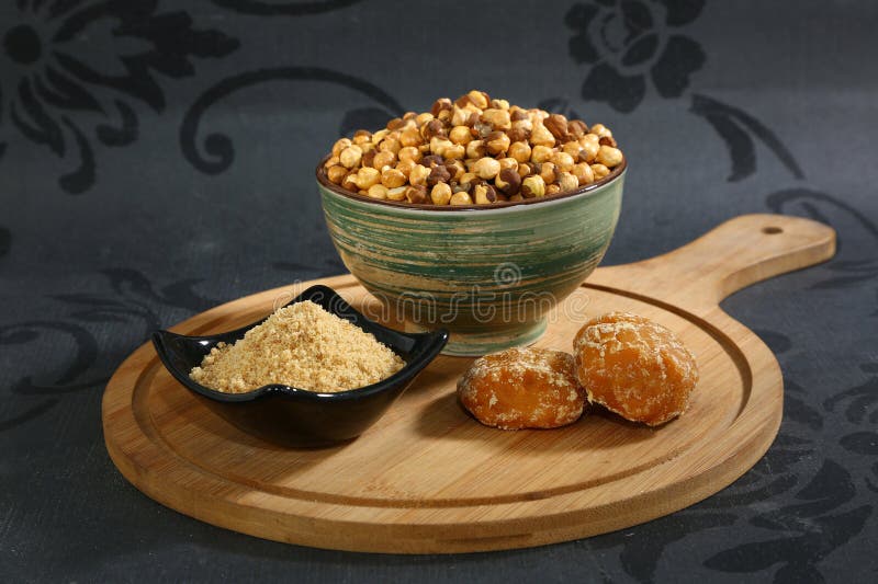 Indian Gur or Jaggery and Chana with Brown Sugar Stock Image - Image of ...