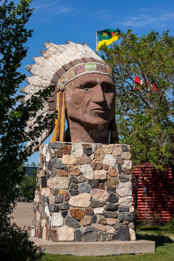 Indian Head Sculpture in Canada Editorial Photo - Image of heritage ...