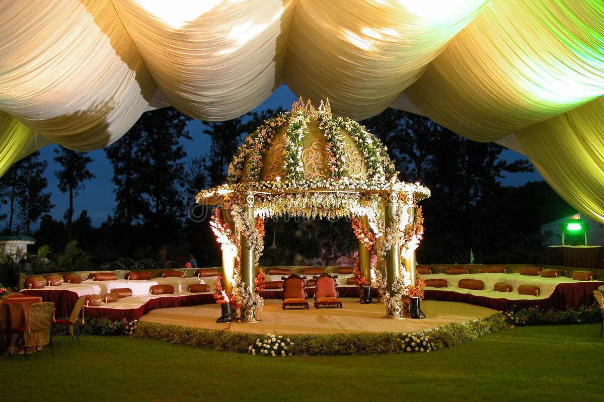 951 Indian Wedding Stage Background Stock Photos - Free & Royalty-Free ...
