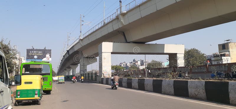 Indian Metro Bridge in Delhi Editorial Photo - Image of bridge, road ...